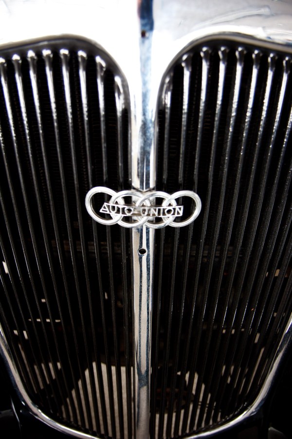 An antique Audi at Tess Auto | Raoul Pop